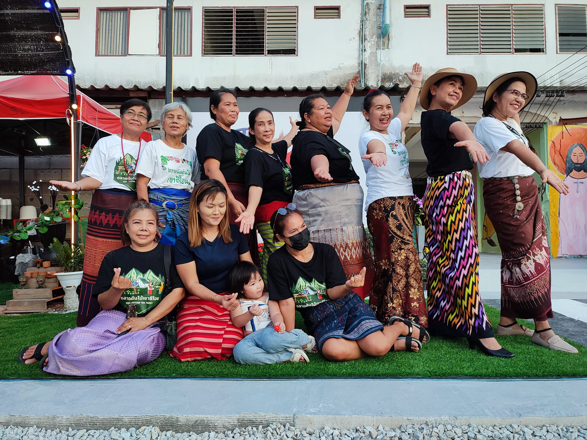 เปิดแล้ว! ตลาดต้นไม้กลางคืน เดอะบิ๊กมาร์เก็ต จอมเทียน - Baan REm