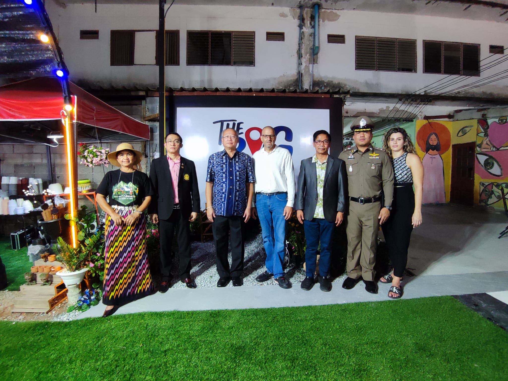 เปิดแล้ว! ตลาดต้นไม้กลางคืน เดอะบิ๊กมาร์เก็ต จอมเทียน - Baan REm